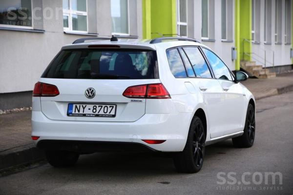 White Volkswagen Golf 2014 in Riga, with an engine capacity of 1.40 L and mileage of 317 thousand km for 3995 €, photo 5 on AUTOMOTO.COM.LV