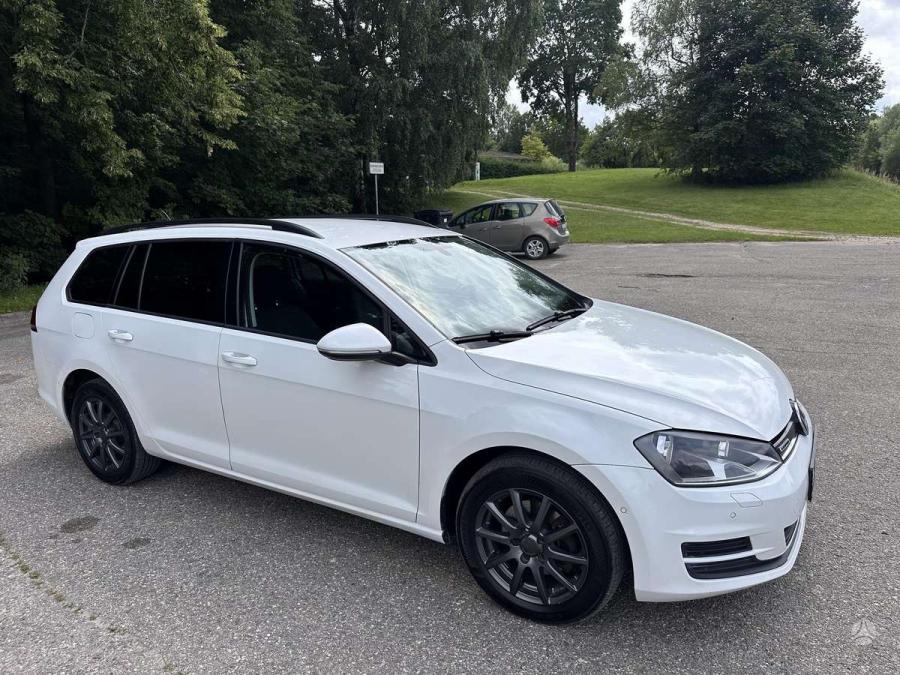 White Volkswagen Golf 2014 in Siauliai, with an engine capacity of 1.39 L and mileage of 182 thousand km for 4500 €, photo 3 on AUTOMOTO.COM.LV