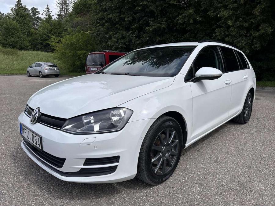 White Volkswagen Golf 2014 in Siauliai, with an engine capacity of 1.39 L and mileage of 182 thousand km for 4500 €, photo 10 on AUTOMOTO.COM.LV
