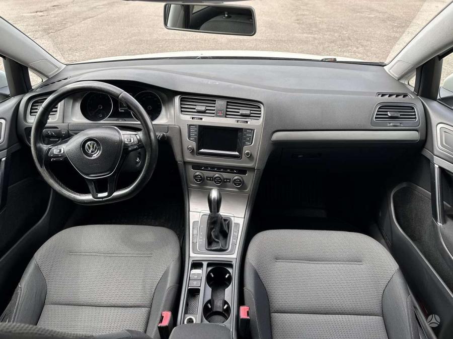 White Volkswagen Golf 2014 in Siauliai, with an engine capacity of 1.39 L and mileage of 182 thousand km for 4500 €, photo 13 on AUTOMOTO.COM.LV