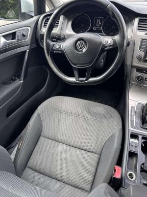 White Volkswagen Golf 2014 in Siauliai, with an engine capacity of 1.39 L and mileage of 182 thousand km for 4500 €, photo 14 on AUTOMOTO.COM.LV