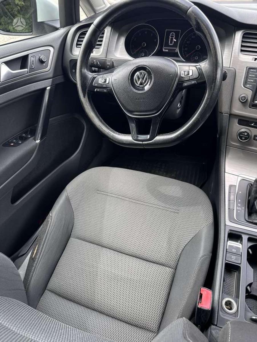 White Volkswagen Golf 2014 in Siauliai, with an engine capacity of 1.39 L and mileage of 182 thousand km for 4500 €, photo 14 on AUTOMOTO.COM.LV
