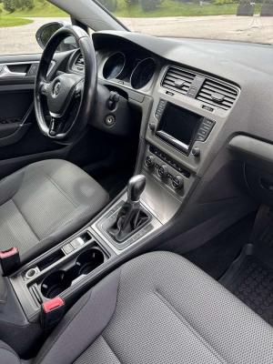 White Volkswagen Golf 2014 in Siauliai, with an engine capacity of 1.39 L and mileage of 182 thousand km for 4500 €, photo 18 on AUTOMOTO.COM.LV