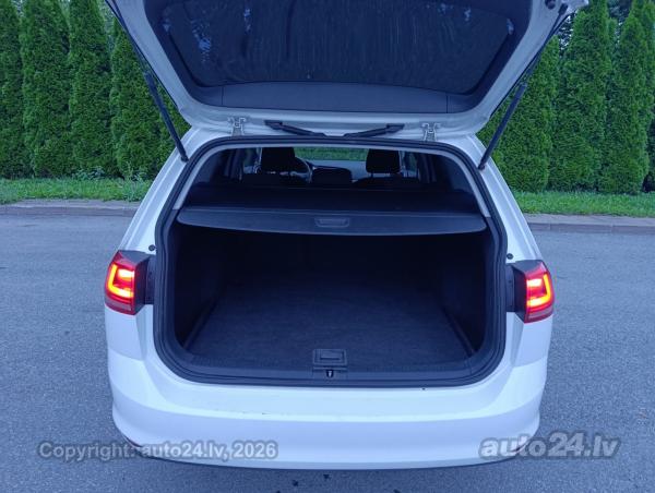 White Volkswagen Golf 2014 in Tallinn, with an engine capacity of 1.60 L and mileage of 309 thousand km for 3499 €, photo 10 on AUTOMOTO.COM.LV