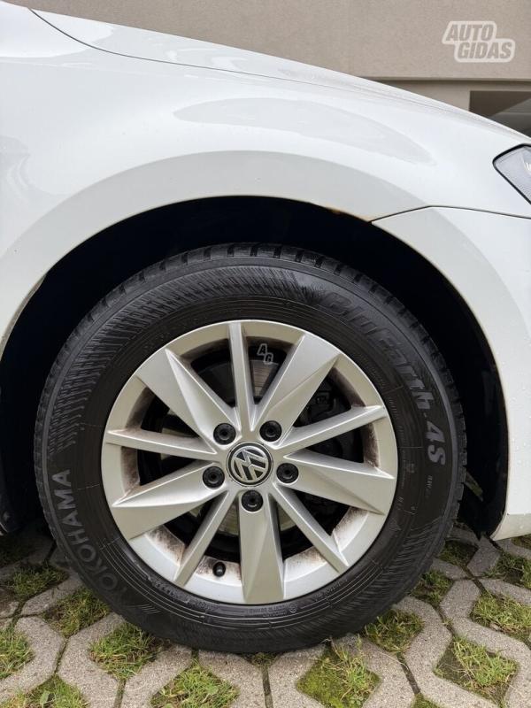 White Volkswagen Golf 2014 in Vilnius, with an engine capacity of 1.40 L and mileage of 290 thousand km for 3700 €, photo 10 on AUTOMOTO.COM.LV