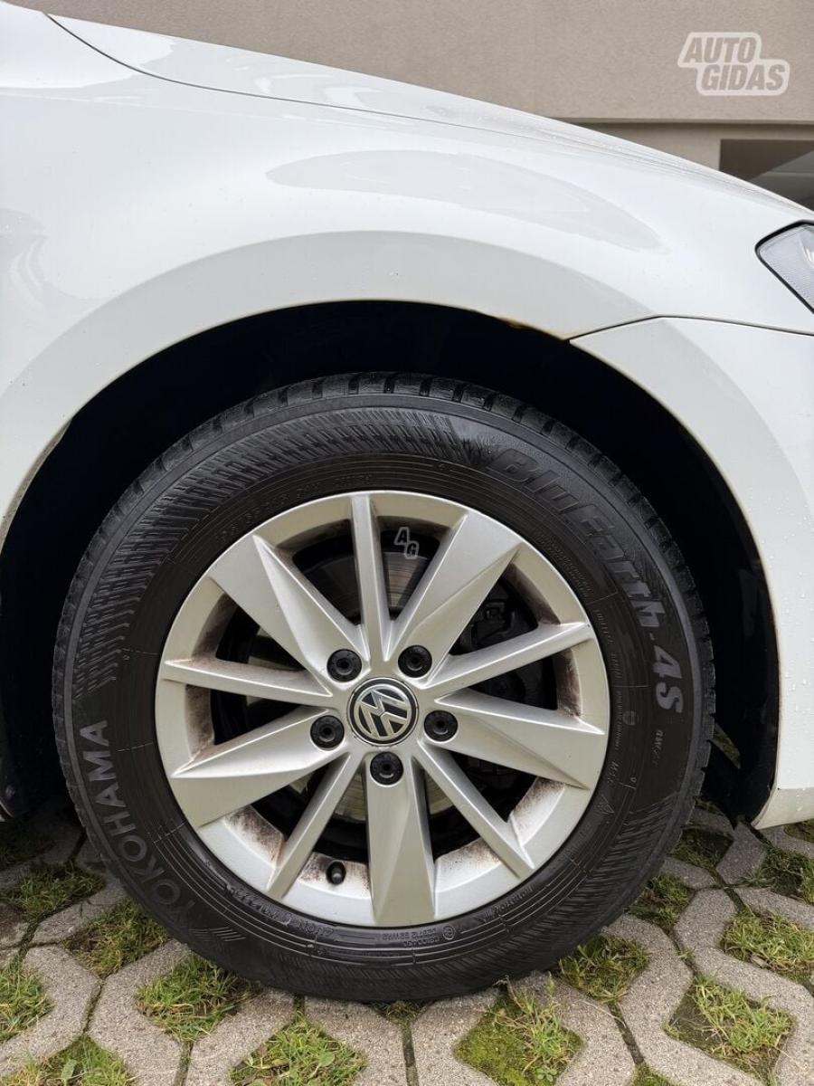 Balts Volkswagen Golf 2014 Viļņa, ar dzinēja tilpumu 1.40 L un nobraukumu 290 tūkst. km par 3700 €, foto 10 vietnē AUTOMOTO.COM.LV