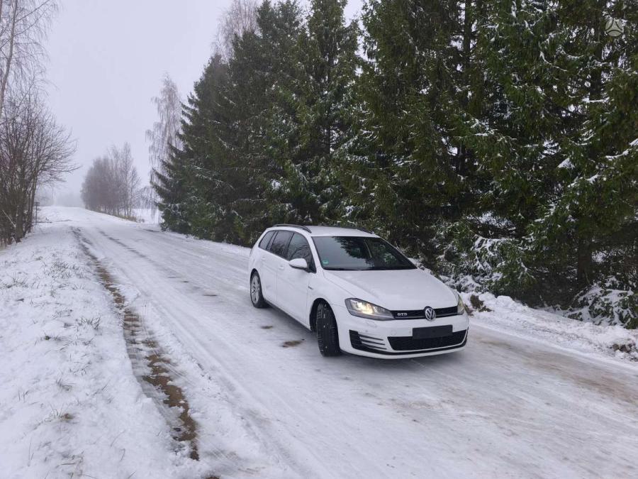 Белый Фольксваген Гольф 2015 в Каунас, объемом двигателя 2.00 л и пробегом 304 тыс. км за 7999 €, фото 2 на AUTOMOTO.COM.LV