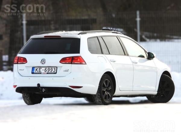 White Volkswagen Golf 2015 in Riga, with an engine capacity of 1.60 L and mileage of 218 thousand km for 7600 €, photo 8 on AUTOMOTO.COM.LV