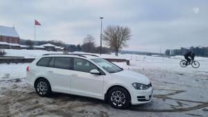 White Volkswagen Golf 2015 in Kaunas, with an engine capacity of 1.60 L and mileage of 330 thousand km for 6300 €, photo 2 on AUTOMOTO.COM.LV