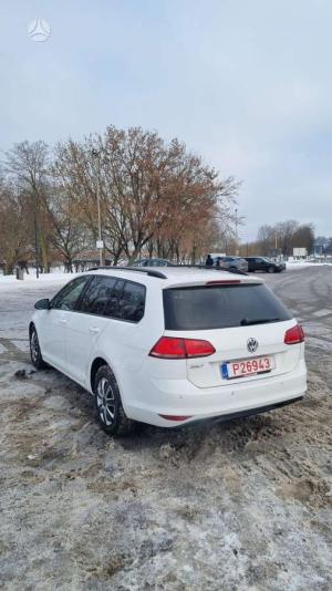 White Volkswagen Golf 2015 in Kaunas, with an engine capacity of 1.60 L and mileage of 330 thousand km for 6300 €, photo 6 on AUTOMOTO.COM.LV