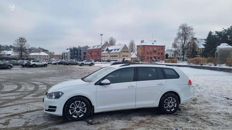 White Volkswagen Golf 2015 in Kaunas, with an engine capacity of 1.60 L and mileage of 330 thousand km for 6300 €, photo 7 on AUTOMOTO.COM.LV