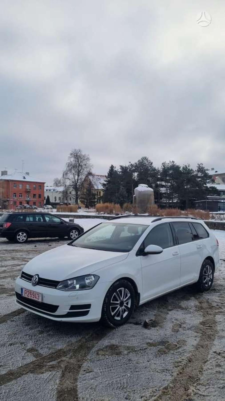 White Volkswagen Golf 2015 in Kaunas, with an engine capacity of 1.60 L and mileage of 330 thousand km for 6300 €, photo 8 on AUTOMOTO.COM.LV