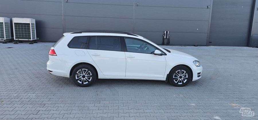 White Volkswagen Golf 2015 in Kaunas, with an engine capacity of 1.60 L and mileage of 330 thousand km for 6600 €, photo 9 on AUTOMOTO.COM.LV