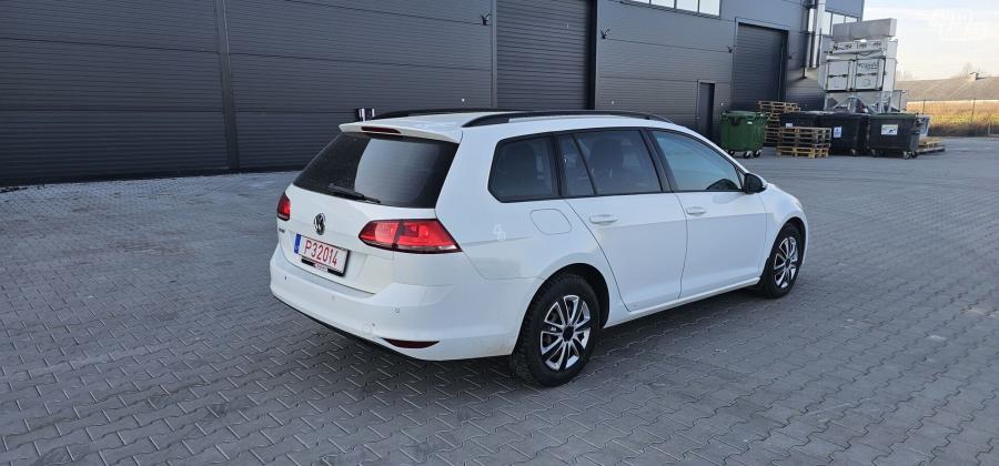 White Volkswagen Golf 2015 in Kaunas, with an engine capacity of 1.60 L and mileage of 330 thousand km for 6600 €, photo 10 on AUTOMOTO.COM.LV