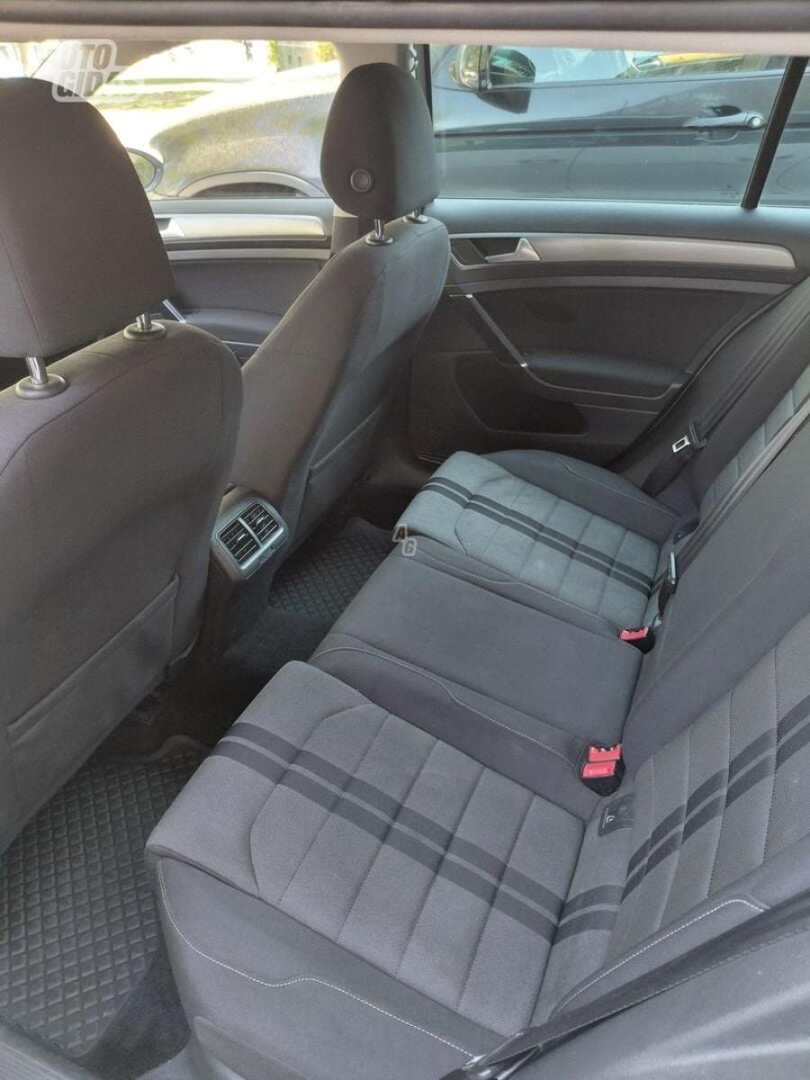 White Volkswagen Golf 2015 in Vilnius, with an engine capacity of 1.60 L and mileage of 191 thousand km for 6000 €, photo 12 on AUTOMOTO.COM.LV