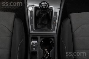 Balts Volkswagen Golf 2015 Rīga, ar dzinēja tilpumu 1.60 L un nobraukumu 230 tūkst. km par 6500 €, foto 9 vietnē AUTOMOTO.COM.LV