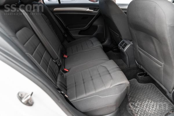 Balts Volkswagen Golf 2015 Rīga, ar dzinēja tilpumu 1.60 L un nobraukumu 230 tūkst. km par 6500 €, foto 10 vietnē AUTOMOTO.COM.LV