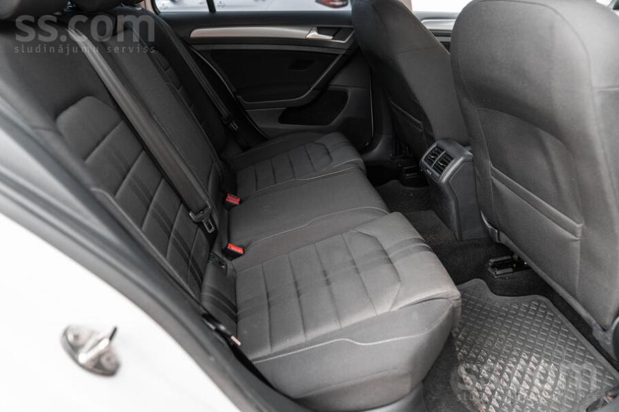 Balts Volkswagen Golf 2015 Rīga, ar dzinēja tilpumu 1.60 L un nobraukumu 230 tūkst. km par 6500 €, foto 11 vietnē AUTOMOTO.COM.LV
