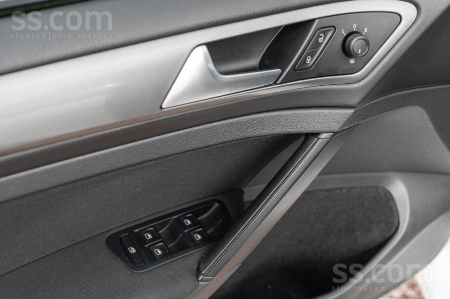 Balts Volkswagen Golf 2015 Rīga, ar dzinēja tilpumu 1.60 L un nobraukumu 230 tūkst. km par 6500 €, foto 13 vietnē AUTOMOTO.COM.LV
