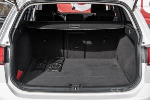 Balts Volkswagen Golf 2015 Rīga, ar dzinēja tilpumu 1.60 L un nobraukumu 230 tūkst. km par 6500 €, foto 19 vietnē AUTOMOTO.COM.LV