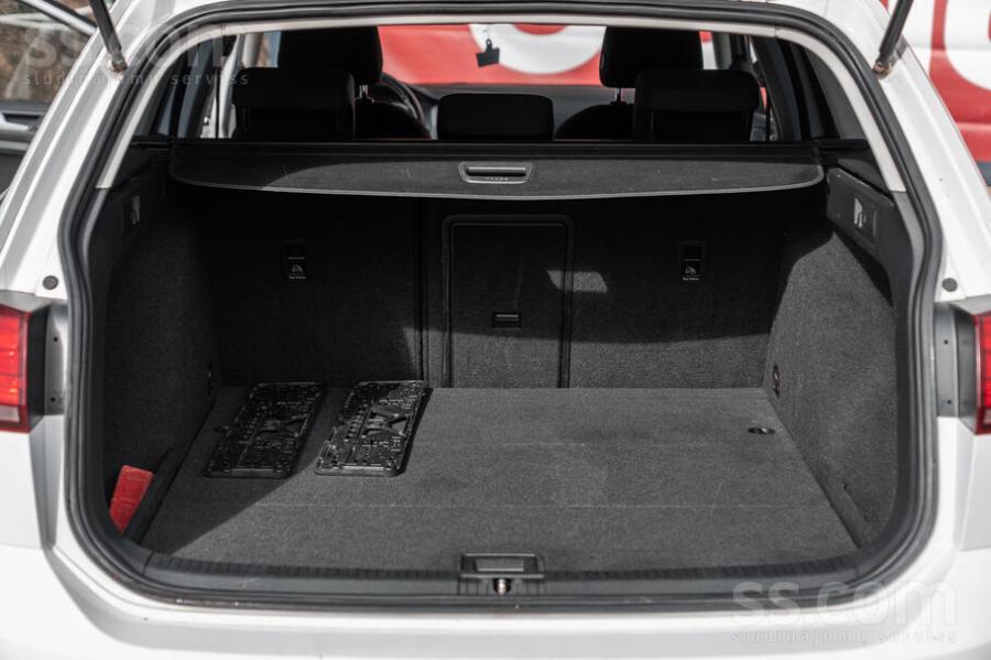 Balts Volkswagen Golf 2015 Rīga, ar dzinēja tilpumu 1.60 L un nobraukumu 230 tūkst. km par 6500 €, foto 19 vietnē AUTOMOTO.COM.LV