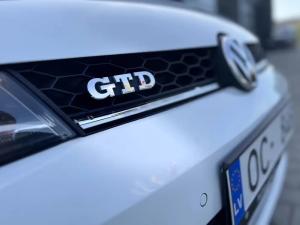 White Volkswagen Golf 2015 in Jekabpils, with an engine capacity of 2.00 L and mileage of 292 thousand km for 9500 €, photo 8 on AUTOMOTO.COM.LV