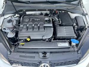 White Volkswagen Golf 2015 in Jekabpils, with an engine capacity of 2.00 L and mileage of 292 thousand km for 9500 €, photo 13 on AUTOMOTO.COM.LV