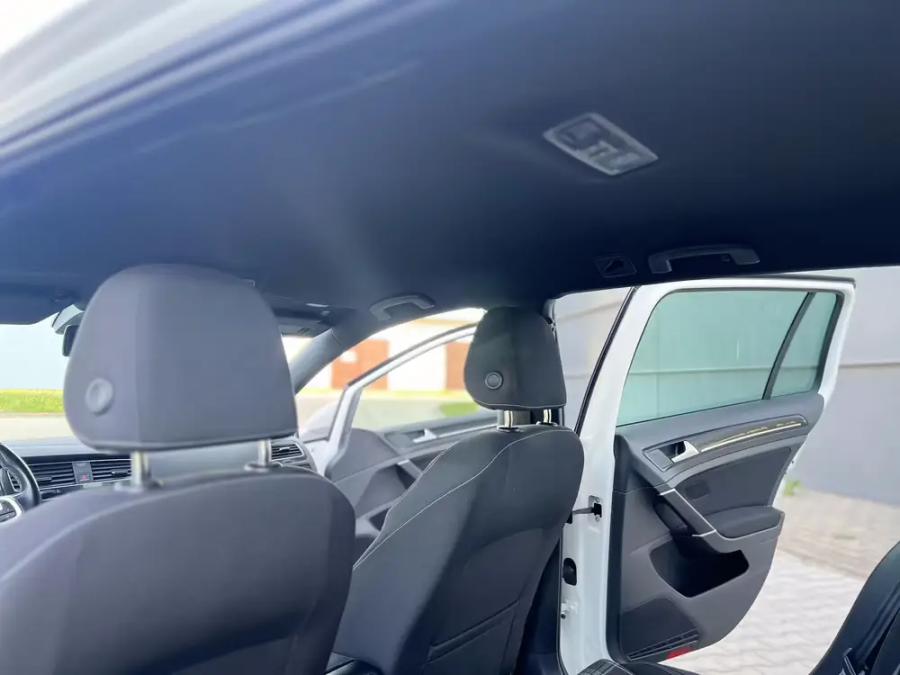 White Volkswagen Golf 2015 in Jekabpils, with an engine capacity of 2.00 L and mileage of 292 thousand km for 9500 €, photo 20 on AUTOMOTO.COM.LV