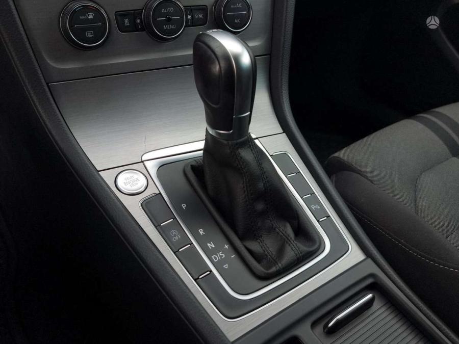 Balts Volkswagen Golf 2015 Viļņa, ar dzinēja tilpumu 1.60 L un nobraukumu 193 tūkst. km par 7299 €, foto 17 vietnē AUTOMOTO.COM.LV