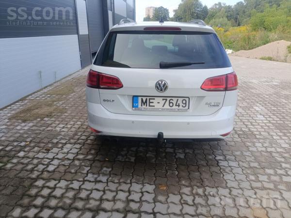 White Volkswagen Golf 2015 in Riga, with an engine capacity of 2.00 L and mileage of 386 thousand km for 5700 €, photo 7 on AUTOMOTO.COM.LV
