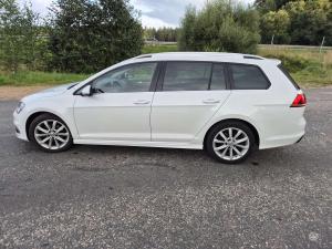 White Volkswagen Golf 2015 in Vilnius, with an engine capacity of 1.60 L and mileage of 264 thousand km for 7000 €, photo 9 on AUTOMOTO.COM.LV