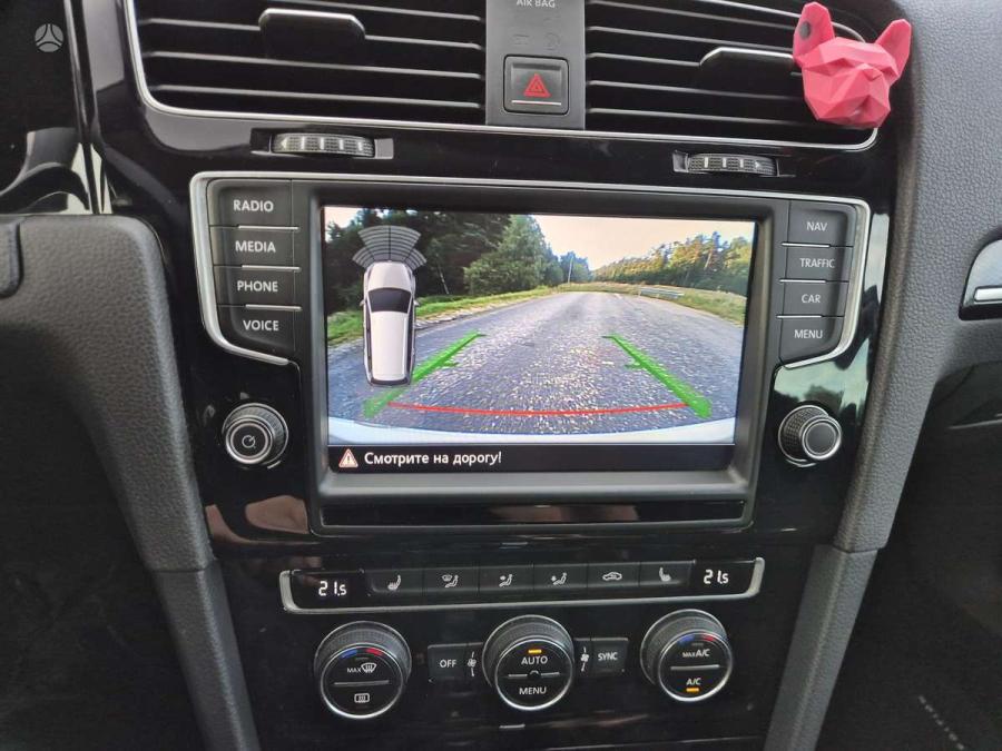 White Volkswagen Golf 2015 in Vilnius, with an engine capacity of 1.60 L and mileage of 264 thousand km for 7000 €, photo 24 on AUTOMOTO.COM.LV