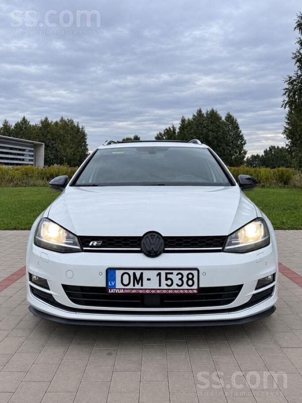White Volkswagen Golf 2015 in Riga, with an engine capacity of 2.00 L and mileage of 317 thousand km for 7300 €, photo 1 on AUTOMOTO.COM.LV
