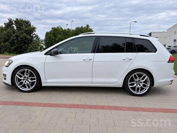 White Volkswagen Golf 2015 in Riga, with an engine capacity of 2.00 L and mileage of 317 thousand km for 7300 €, photo 4 on AUTOMOTO.COM.LV