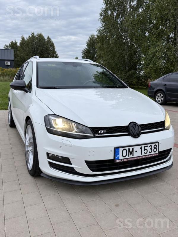 White Volkswagen Golf 2015 in Riga, with an engine capacity of 2.00 L and mileage of 317 thousand km for 7300 €, photo 8 on AUTOMOTO.COM.LV