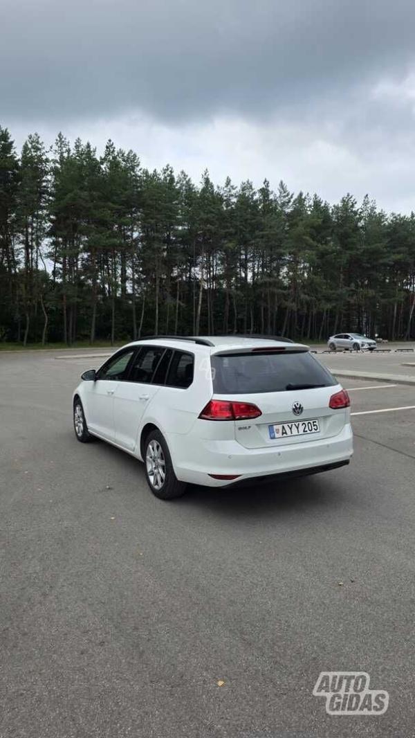 White Volkswagen Golf 2015 in Kaunas, with an engine capacity of 1.60 L and mileage of 330 thousand km for 5500 €, photo 6 on AUTOMOTO.COM.LV