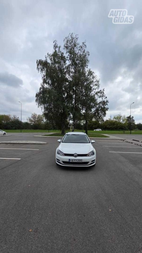White Volkswagen Golf 2015 in Kaunas, with an engine capacity of 1.60 L and mileage of 330 thousand km for 5500 €, photo 11 on AUTOMOTO.COM.LV