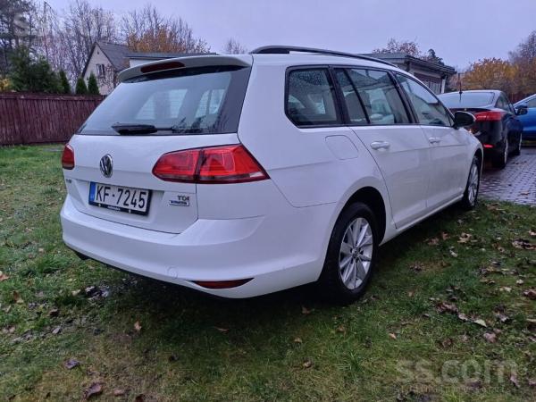White Volkswagen Golf 2016 in Riga, with an engine capacity of 1.60 L and mileage of 198 thousand km for 5950 €, photo 4 on AUTOMOTO.COM.LV