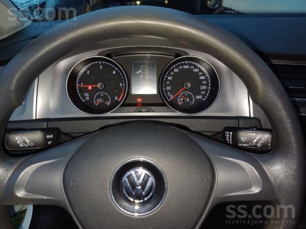 White Volkswagen Golf 2016 in Riga, with an engine capacity of 1.60 L and mileage of 198 thousand km for 5950 €, photo 9 on AUTOMOTO.COM.LV