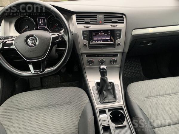 White Volkswagen Golf 2016 in Riga, with an engine capacity of 1.60 L and mileage of 231 thousand km for 4500 €, photo 9 on AUTOMOTO.COM.LV