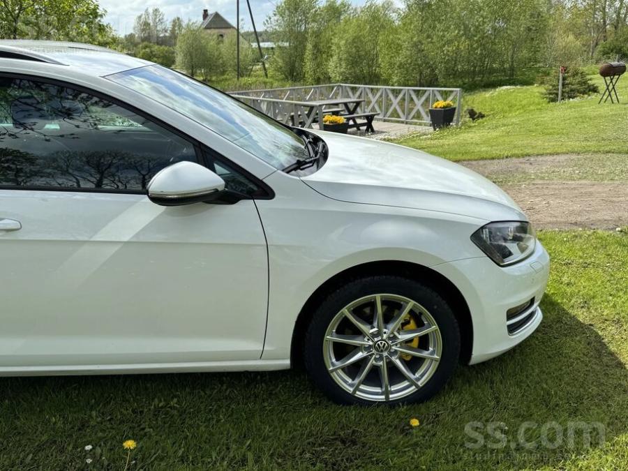 White Volkswagen Golf 2016 in Riga, with an engine capacity of 1.60 L and mileage of 280 thousand km for 8800 €, photo 6 on AUTOMOTO.COM.LV