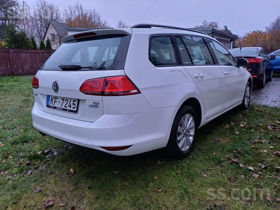 White Volkswagen Golf 2016 in Riga, with an engine capacity of 1.60 L and mileage of 198 thousand km for 5950 €, photo 4 on AUTOMOTO.COM.LV