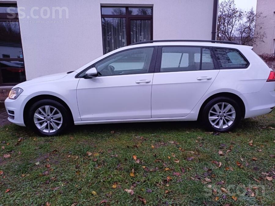 White Volkswagen Golf 2016 in Riga, with an engine capacity of 1.60 L and mileage of 198 thousand km for 5950 €, photo 6 on AUTOMOTO.COM.LV