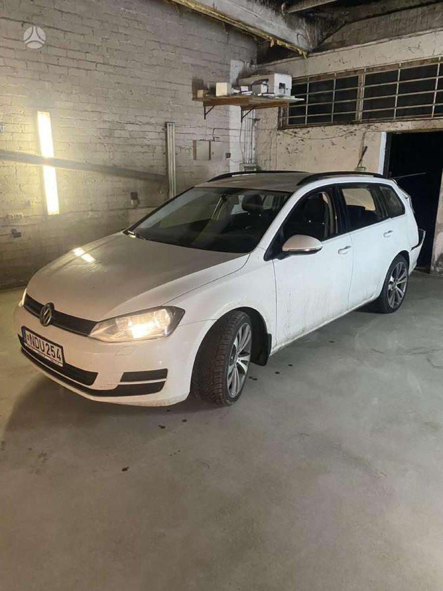White Volkswagen Golf 2016 in Panevezys, with an engine capacity of 1.20 L and mileage of 169 thousand km for 2990 €, photo 1 on AUTOMOTO.COM.LV
