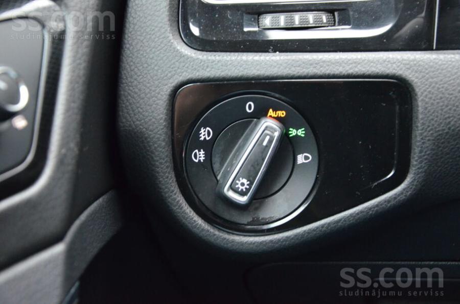 Balts Volkswagen Golf 2016 Rīga, ar dzinēja tilpumu 2.00 L un nobraukumu 257 tūkst. km par 7990 €, foto 20 vietnē AUTOMOTO.COM.LV