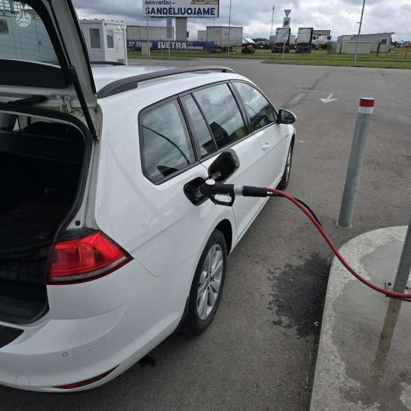 Balts Volkswagen Golf 2016 Kauņa, ar dzinēja tilpumu 1.40 L un nobraukumu 150 tūkst. km par 6700 €, foto 5 vietnē AUTOMOTO.COM.LV