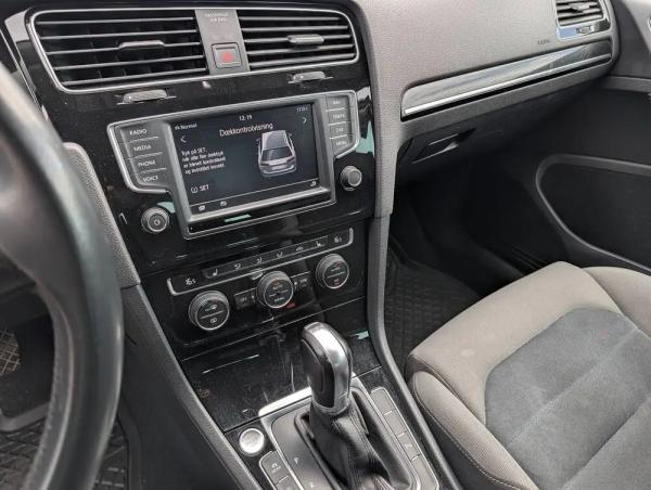 Balts Volkswagen Golf 2016 Jūrmala, ar dzinēja tilpumu 1.40 L un nobraukumu 262 tūkst. km par 8950 €, foto 4 vietnē AUTOMOTO.COM.LV