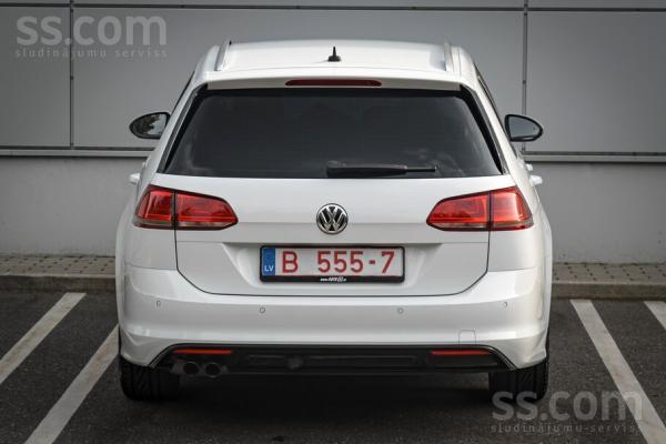 White Volkswagen Golf 2016 in Riga, with an engine capacity of 2.00 L and mileage of 213 thousand km for 9995 €, photo 5 on AUTOMOTO.COM.LV