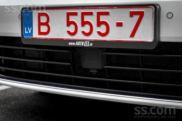 White Volkswagen Golf 2016 in Riga, with an engine capacity of 2.00 L and mileage of 213 thousand km for 9995 €, photo 7 on AUTOMOTO.COM.LV