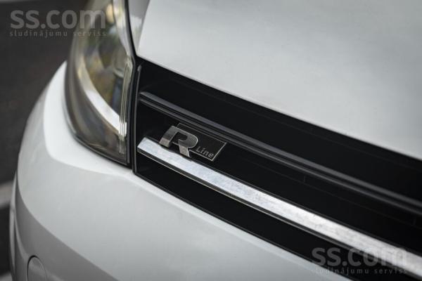 White Volkswagen Golf 2016 in Riga, with an engine capacity of 2.00 L and mileage of 213 thousand km for 9995 €, photo 8 on AUTOMOTO.COM.LV